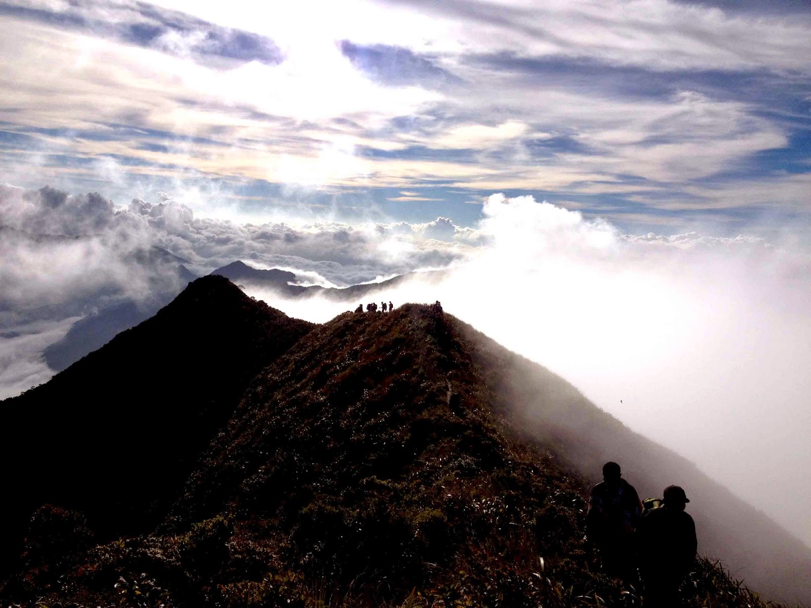 Travel Life: Mt. Halcon