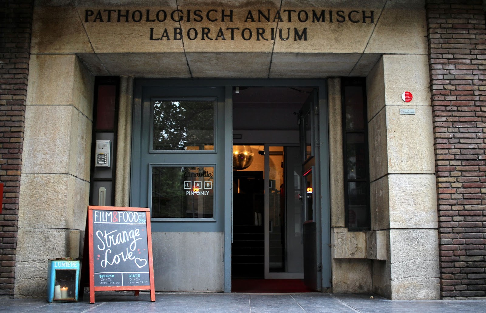 Elokuvateattereita: LAB111