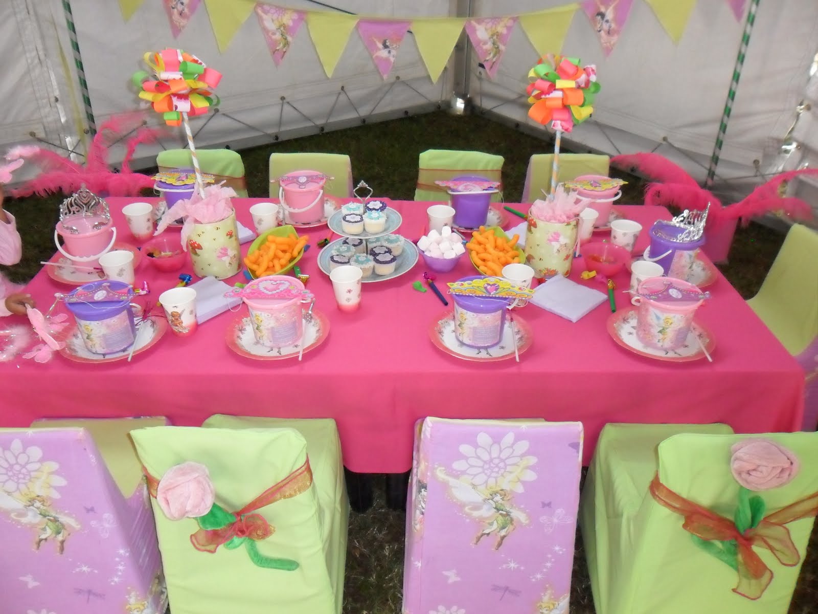 GLITTERING GATHERINGS: *TINKERBELL PARTY*