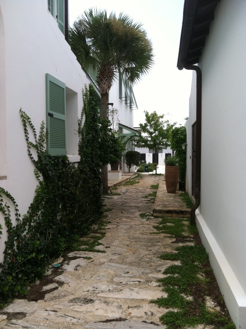Old Urbanist: Alys Beach: The New Urbanism Samples the Old
