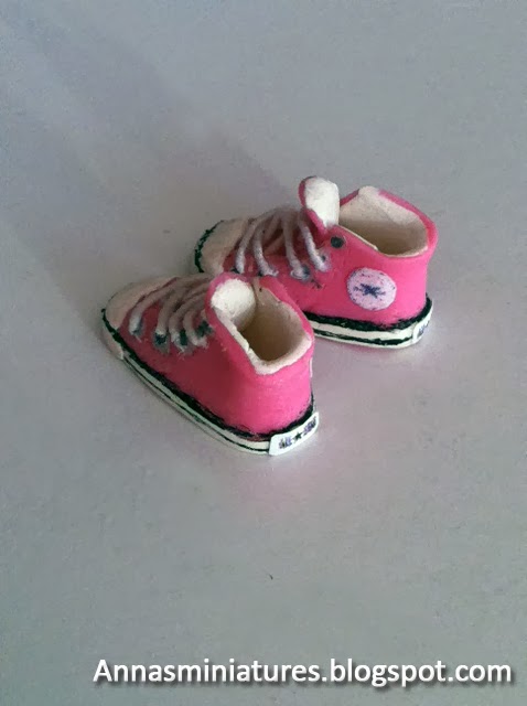 Anna´s Miniatures: Mini Converse Shoes
