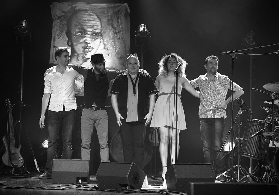 Lydia Roche Art - portrait femme Afrique art contemporain dessin ...