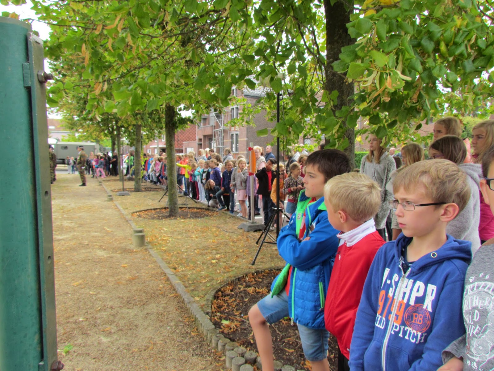 PARADE MILITAIRE: Jumelage CRC Glons et commune de Bassenge. - École ...