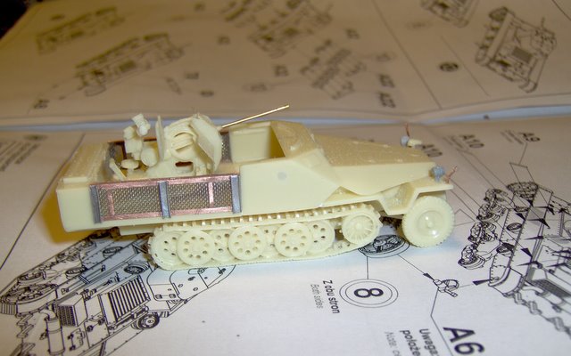 Gulumik Military Models: SdKfz 11 with Flak 1/72 Modelltrans