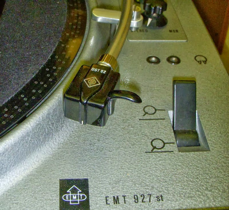 TWOGOODEARS - トゥーグッドイアーズ: The Holy Grail - Neumann DST