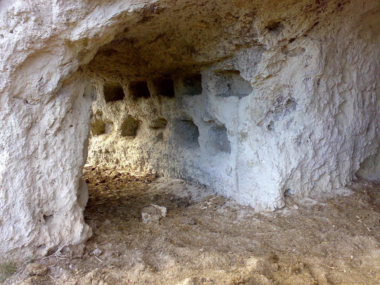 Associazione Culturale Le Madie : Casabona: scoperta una piccola ...