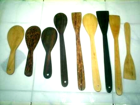 seni budaya: B. Bahan, Alat dan Tehnik