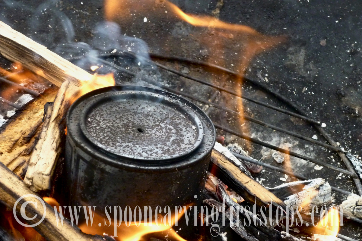 Jon Mac.Spoon Carving First Steps: Char cloth production.