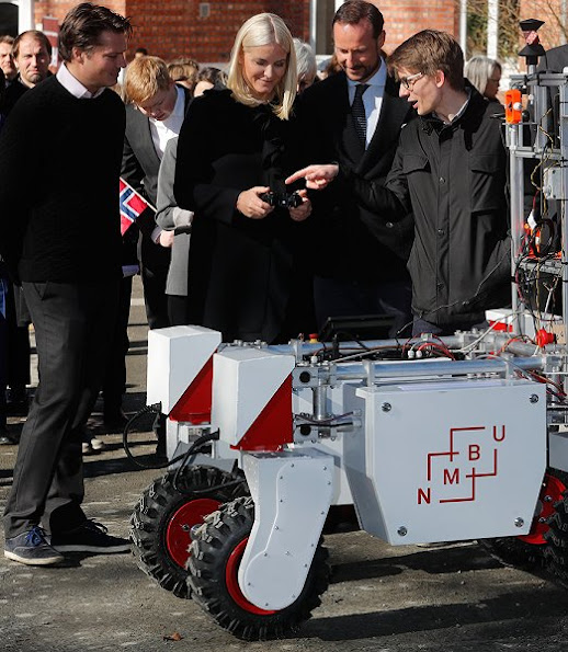 Princess Mette Marit and Prince Haakon visit NMBU