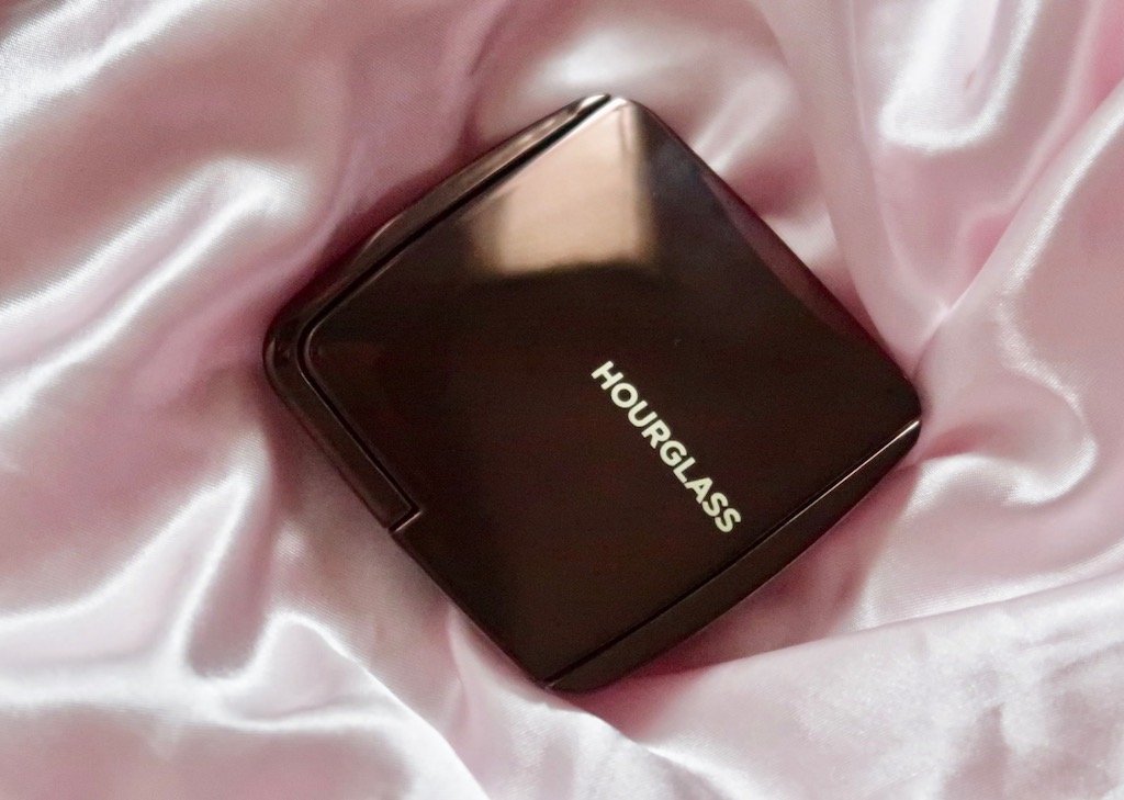 Hourglass Ambient Lighting Powder Radiant Light is your healthy glow in ...