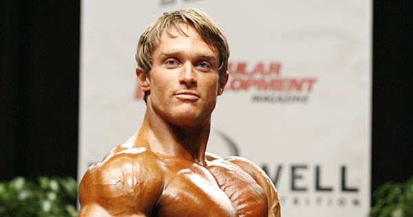 Bodybuilder Bulge, Posing Trunks, VPL: Derek Duszynski: proud side pose ...