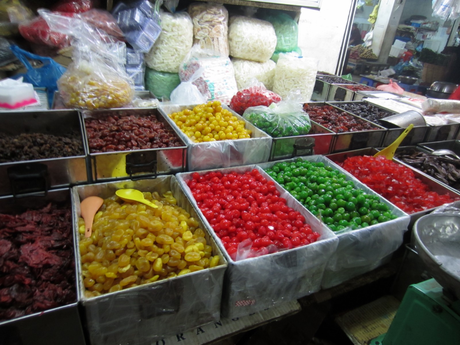 Leven, werken en helpen in Cambodja.: Pitchu onder het mes & wachten op ...