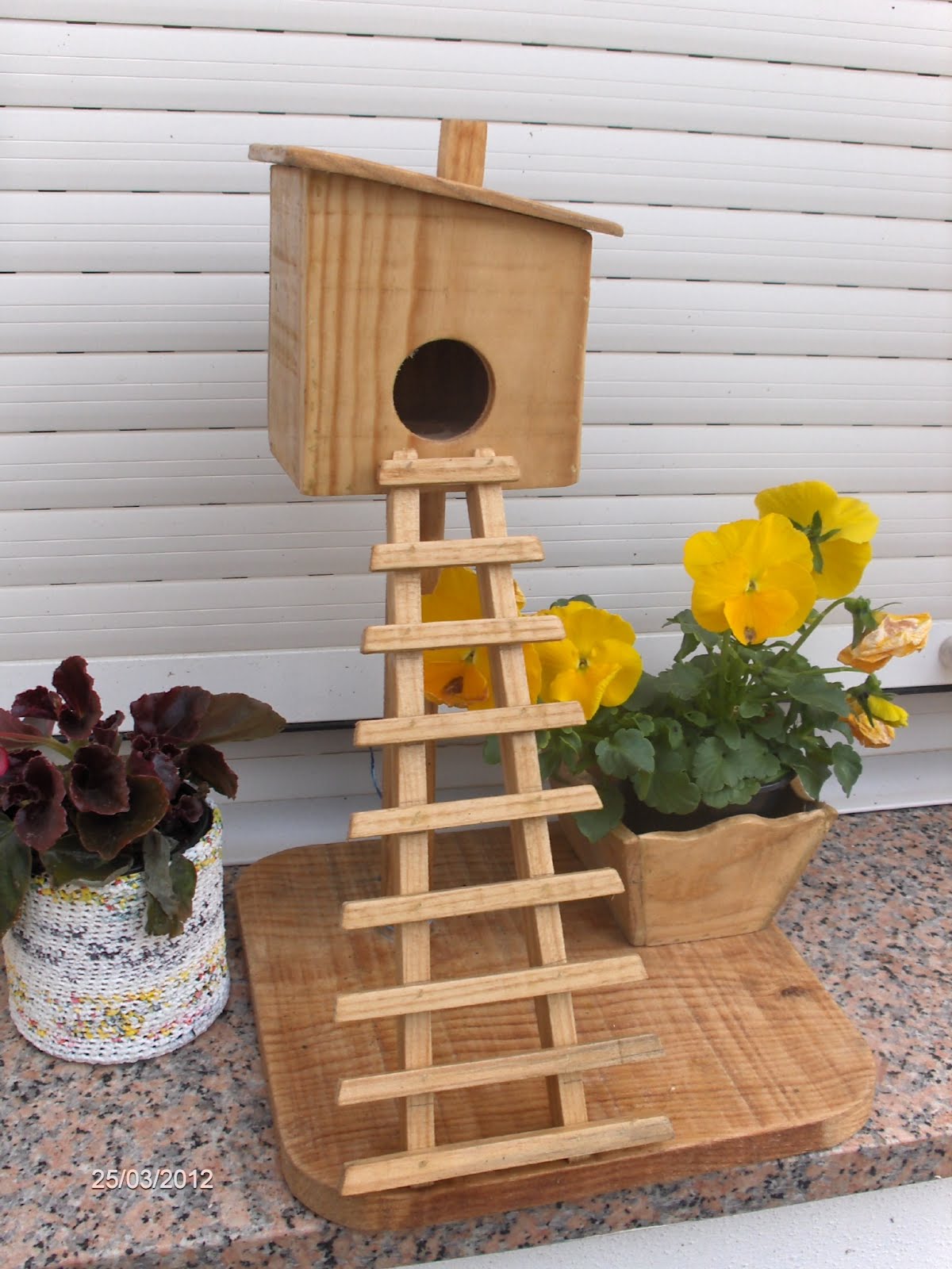 Aprendiz: artesanía en madera para decorar con plantas
