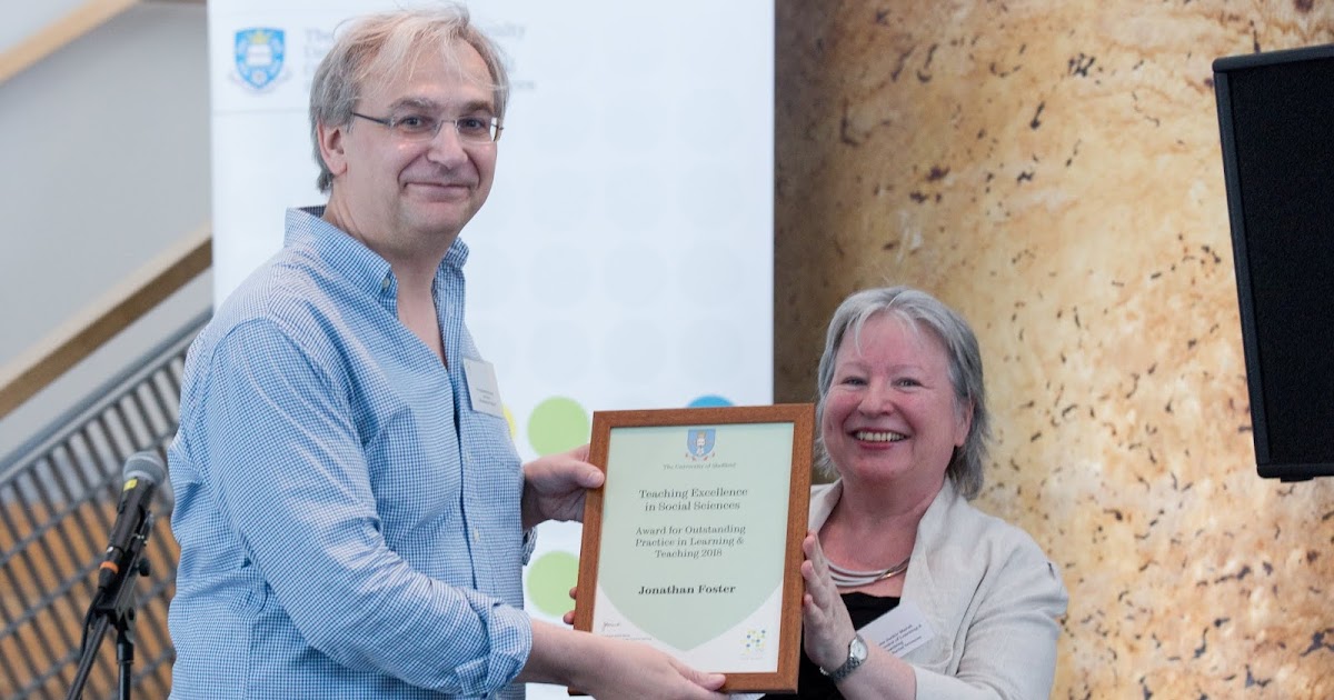 Dr Jonathan Foster receives TESS Award