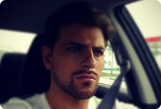 Artistas de hoy en su niñez ¡Así era Pablo Azar!