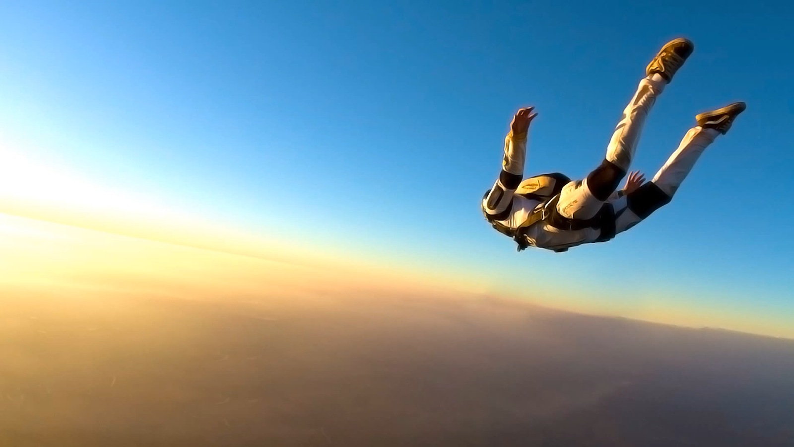 People Try New Dangerous Sports Such As Sky diving Or Rock Climbing Should Such Sports Be People Try New Dangerous Sports Such As Sky diving Or Rock Climbing Should Such Sports Be
