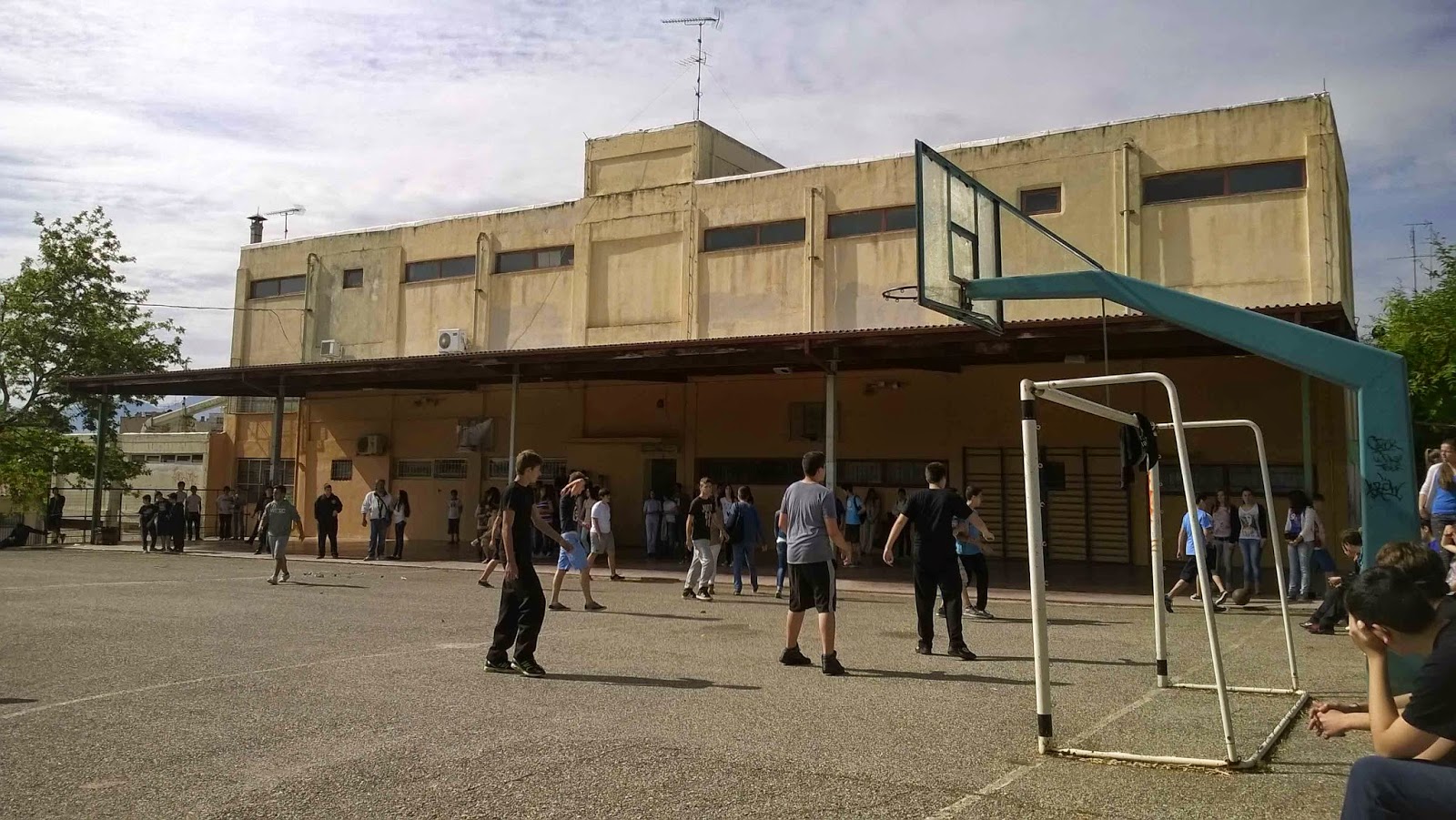 2 στη 14η. Μαθητικό ΠεριΟΔΙΚΟ. 2ο Γυμνάσιο Αιγίου.