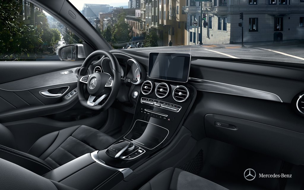 Mercedes GLC SUV Interni, sistema infotainment e foto