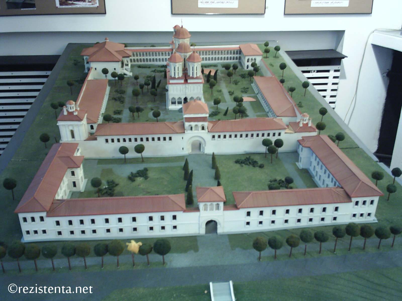 Vacarestii dintre doi Nicolae - Bucurestii Vechi si Noi