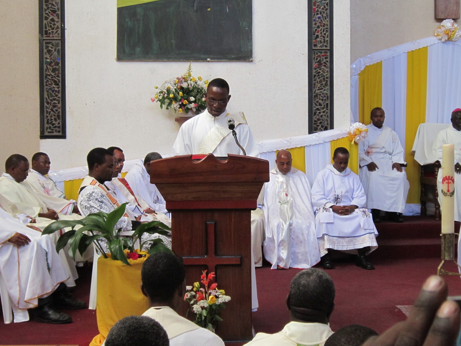 KAZI YAKO NI JINA LAKO: SIKU YA MAZISHI YA FR.JOACHIM NDELIANARUA, HUKO ...