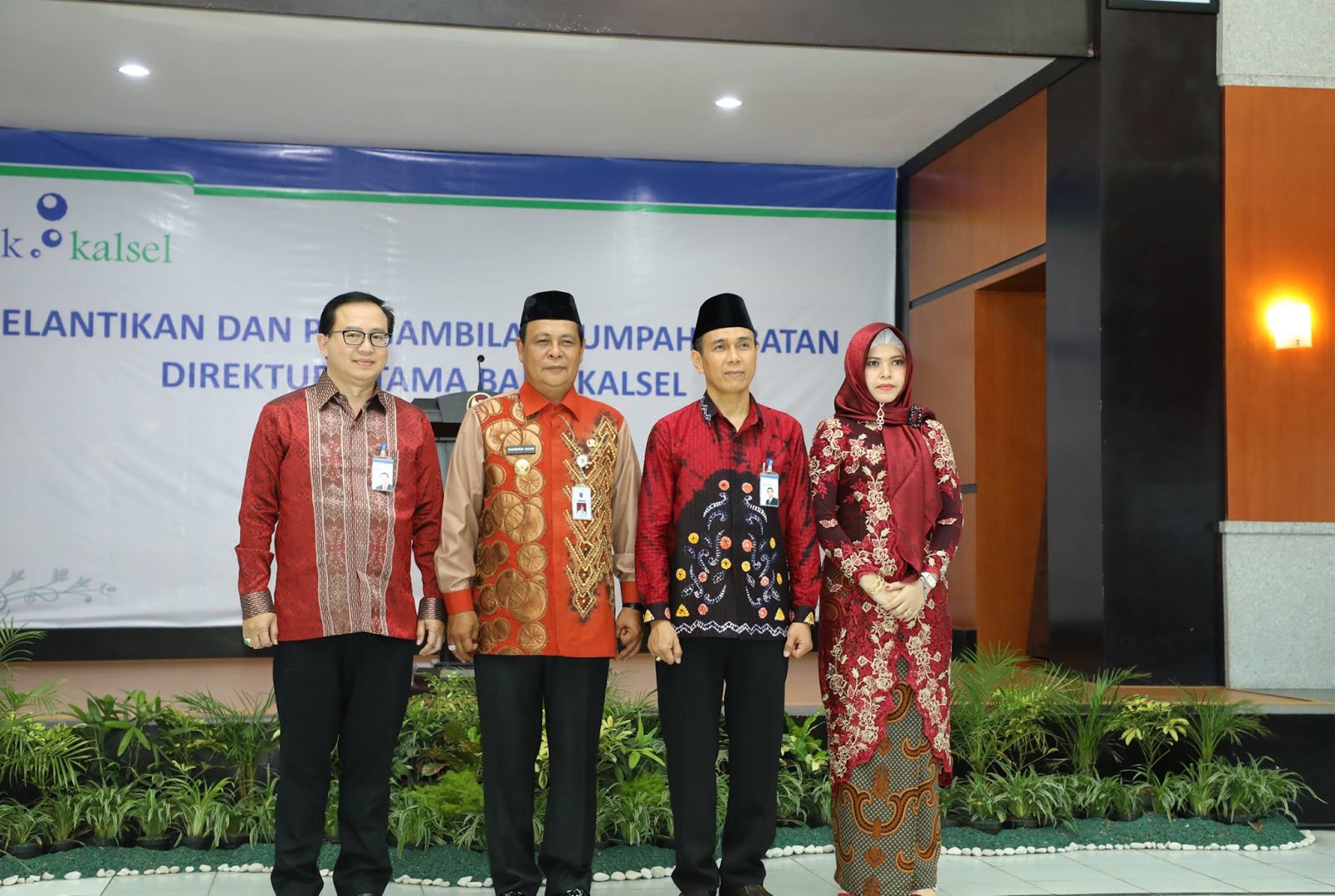 Agus Syabarrudin Resmi Menjabat Dirut Bank Kalsel | Media Center ...