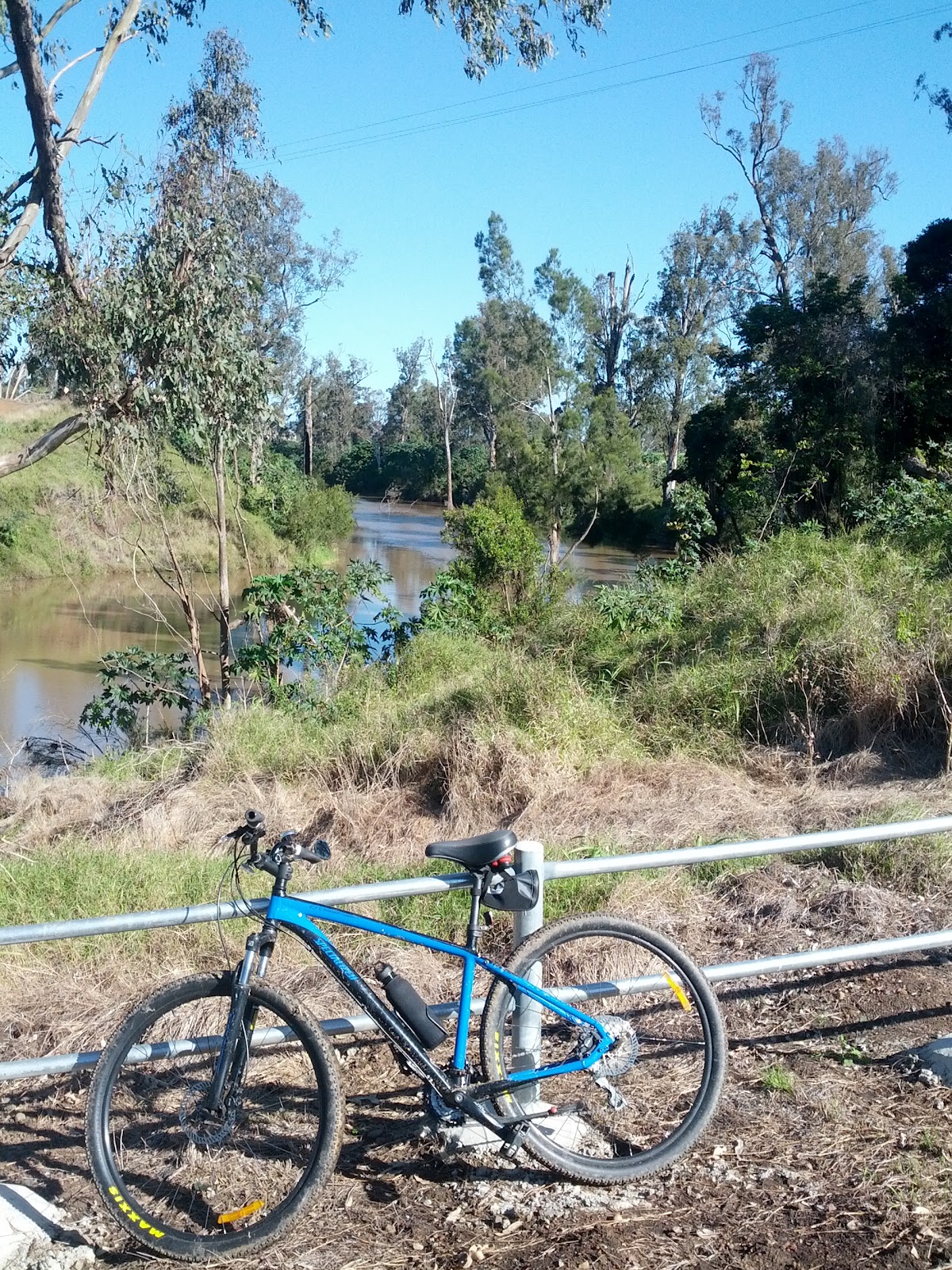 The Travelling Lindfields: Cycling the Brisbane Valley Rail Trail - Pt 2