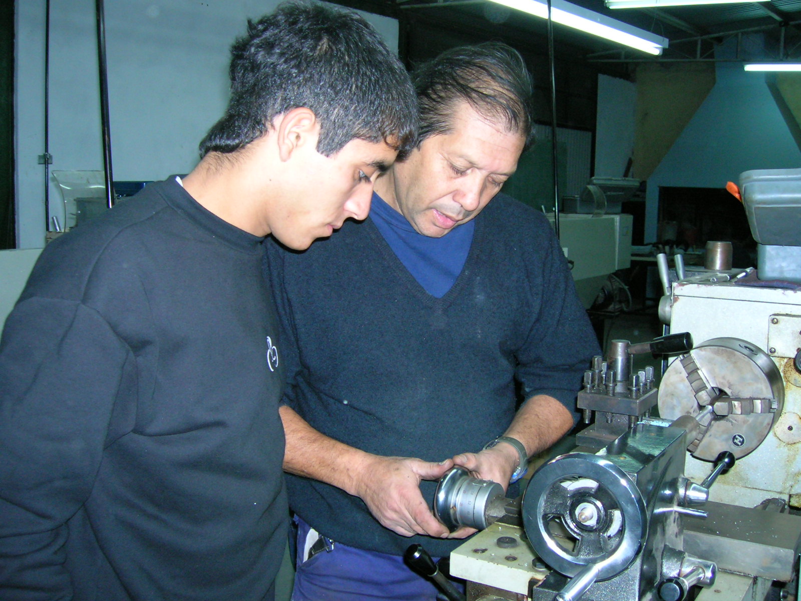 Escuela Taller Fatima: Aprendé tornería en Fátima