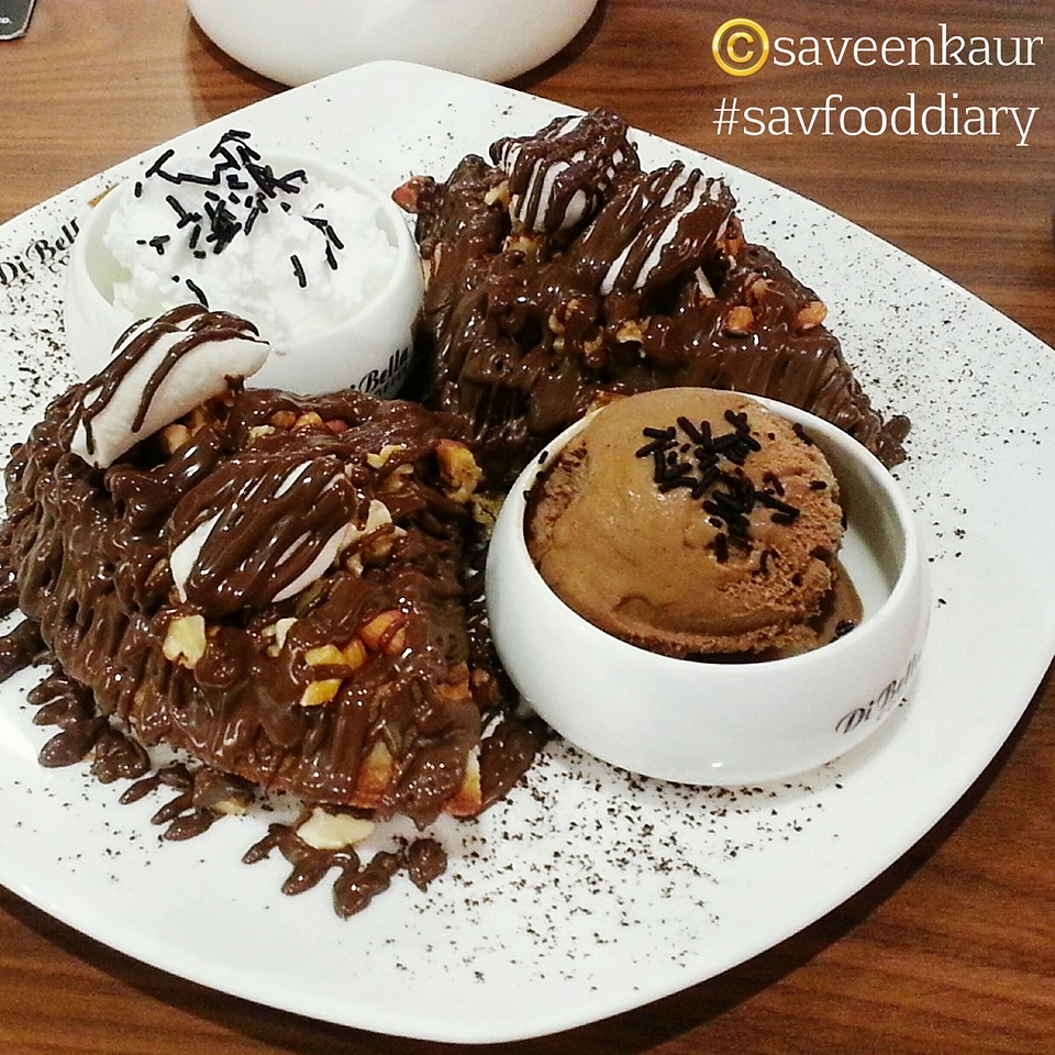 Sav Food Diary: Waffilicious - Best Places For Waffles In Mumbai