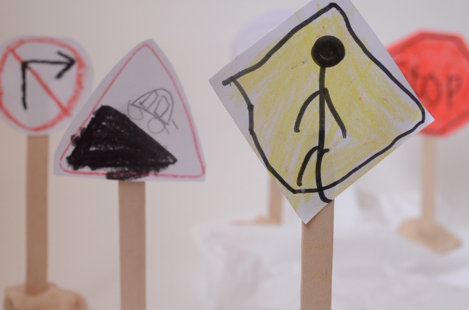 Practical Mom: Road Signs! {Practical Mondays # 41}