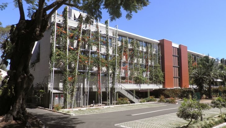 Haut-Commissariat sur l'avenue Pouvanaa A Opaa