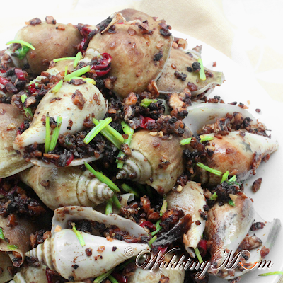 Let's get Wokking!: Conch with Miso Garlic 海螺炒蒜香味增 | Singapore Food ...