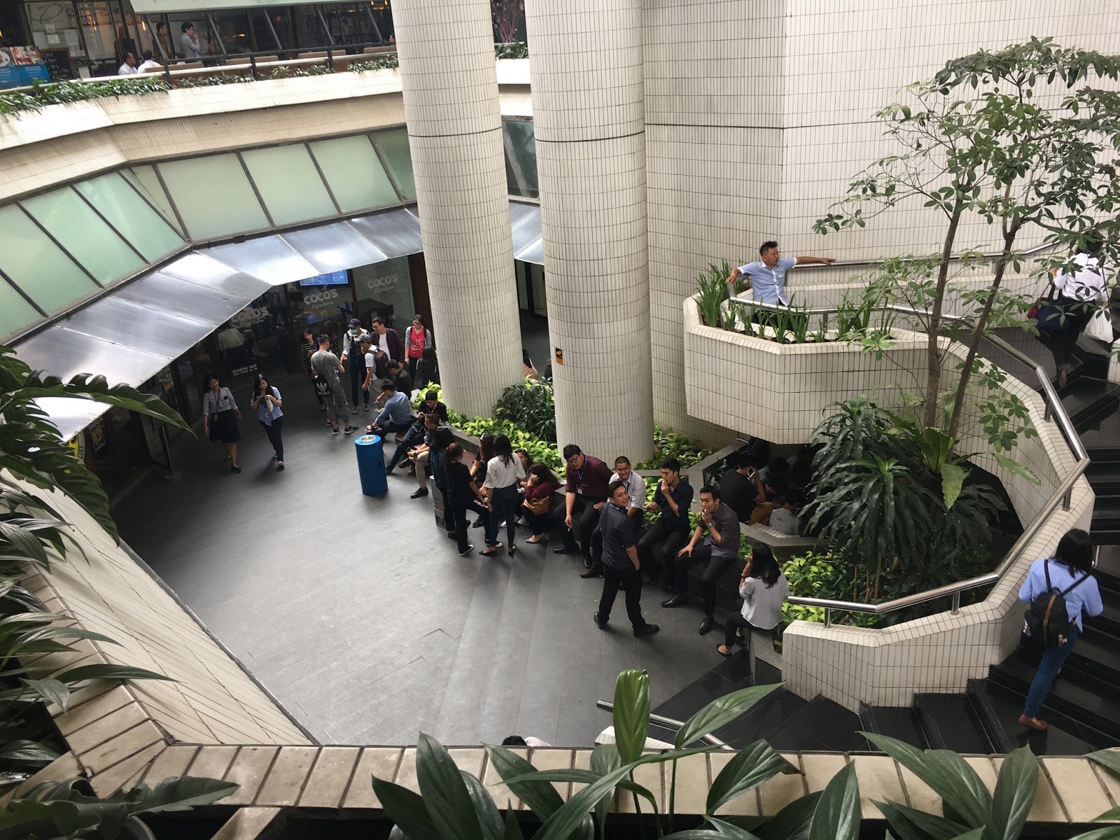 TUGAS ARSITEKTUR: Contoh bangunan ekologi di Indonesia: Wisma Dharmala ...