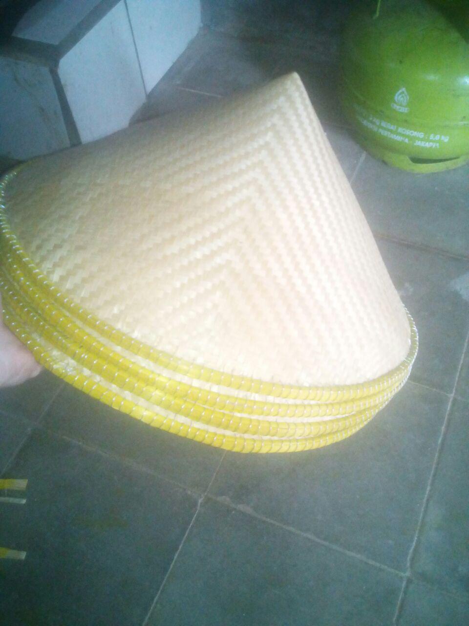 Topi Tani atau Topi Caping - souvenir magetan