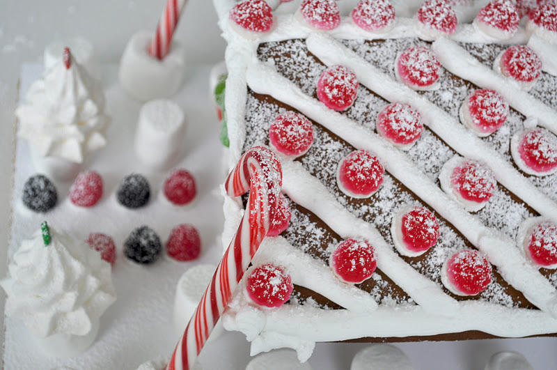 Fashion Gourmet: Christmas baking week - My first gingerbread house