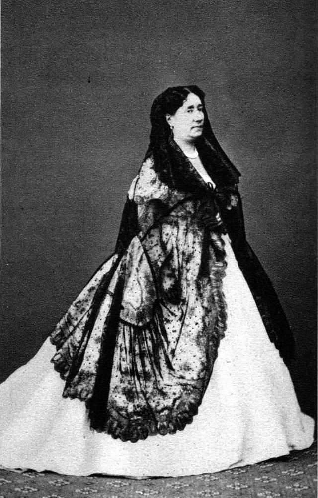 Fashion in Early Photography – 24 Glamorous Photos Show Female Models ...