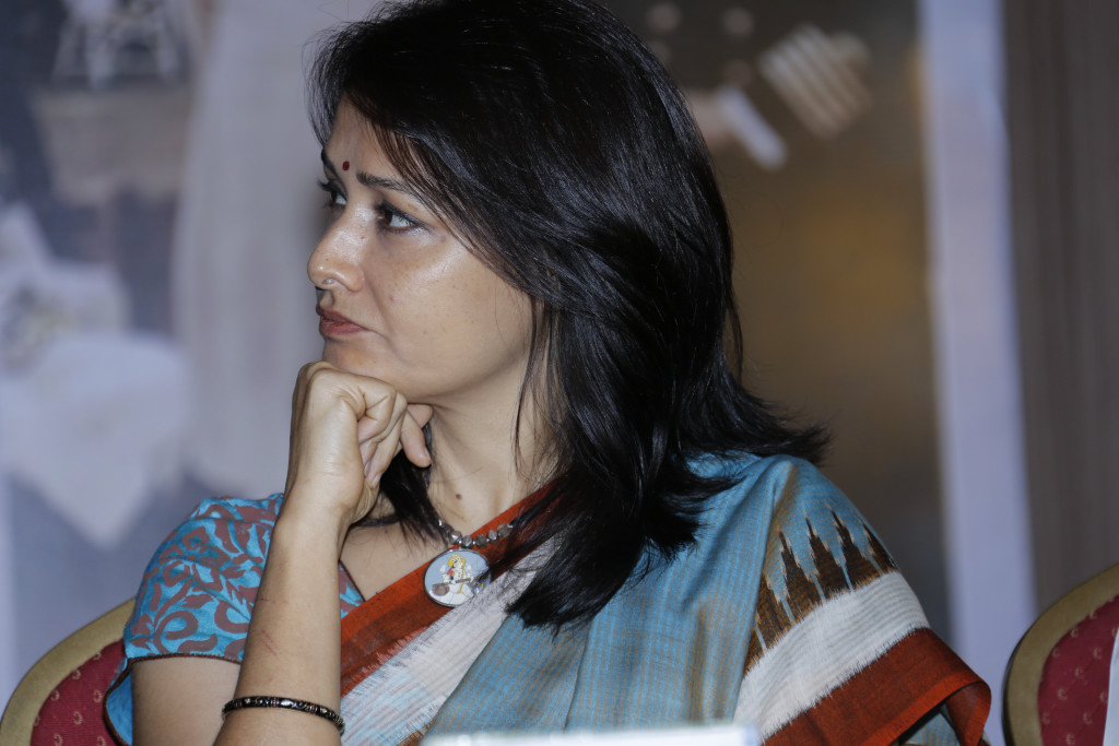 Amala Latest Stills - Your Time Pass Dot Entertainment Blog