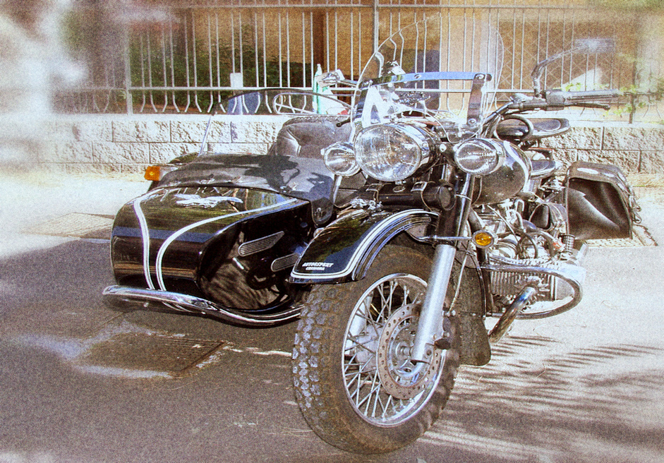 Tre ruote: Sidecar Ural Retrò del 2006 detto " il bolide