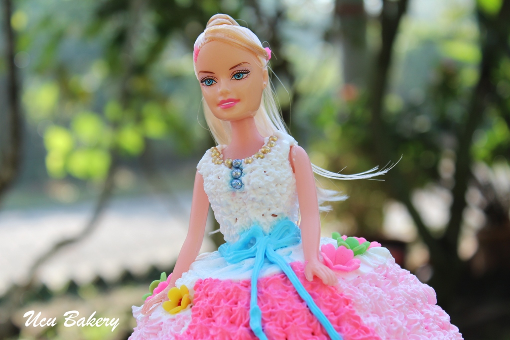 Kek Barbie Doll..HBD adik Azreen * Ucu Bakery