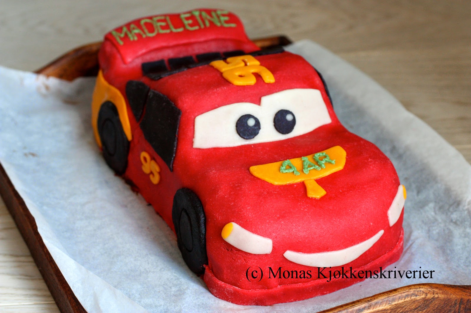 Monas Kjøkkenskriverier: Lynet McQueen kake - Lightning McQueen ...