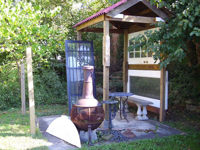 Lo-Fi and DIY: Bus stop