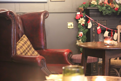 Green Gourmet Giraffe: Edinburgh pub: Sheep Heid Inn