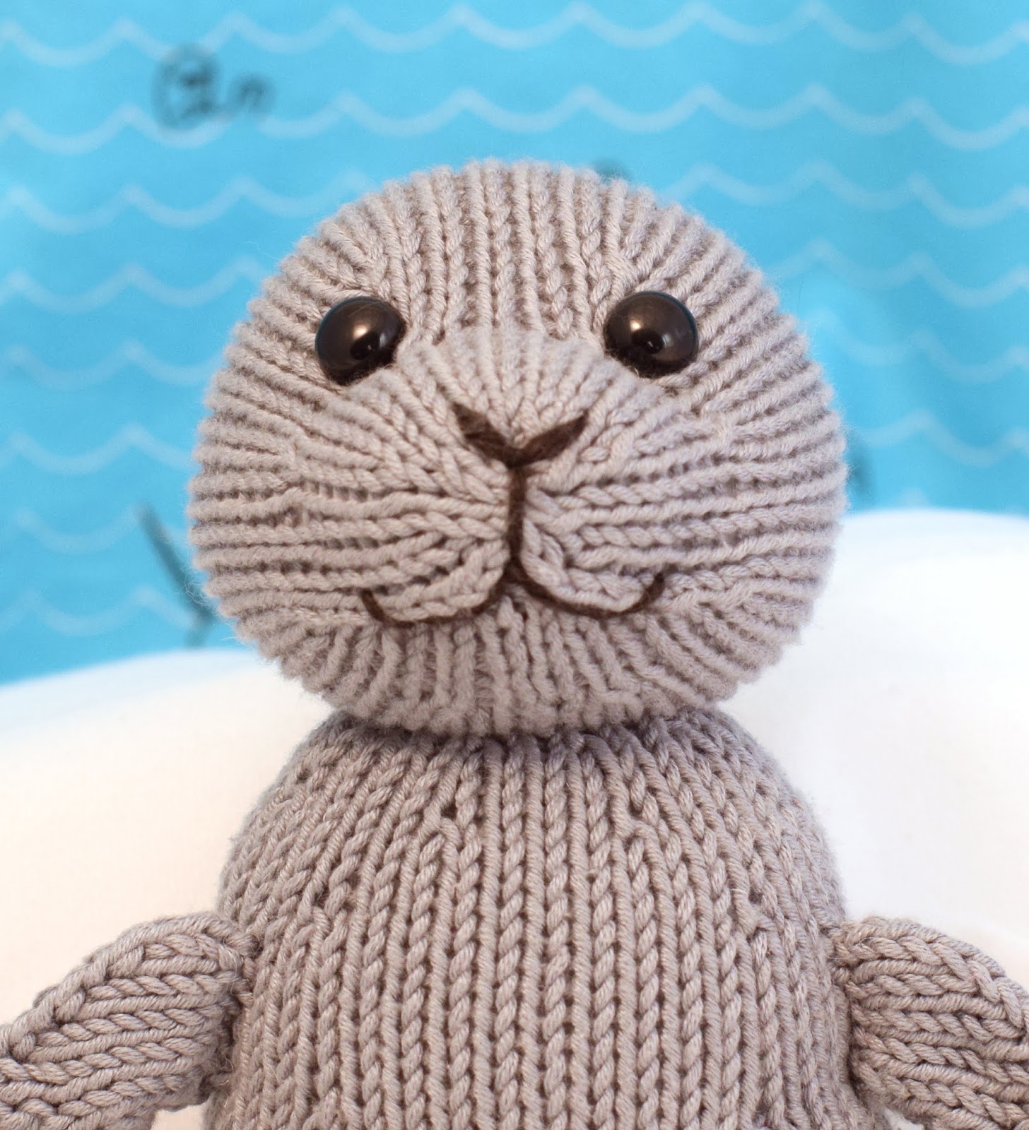 Fuzzy Thoughts: silky seal pattern