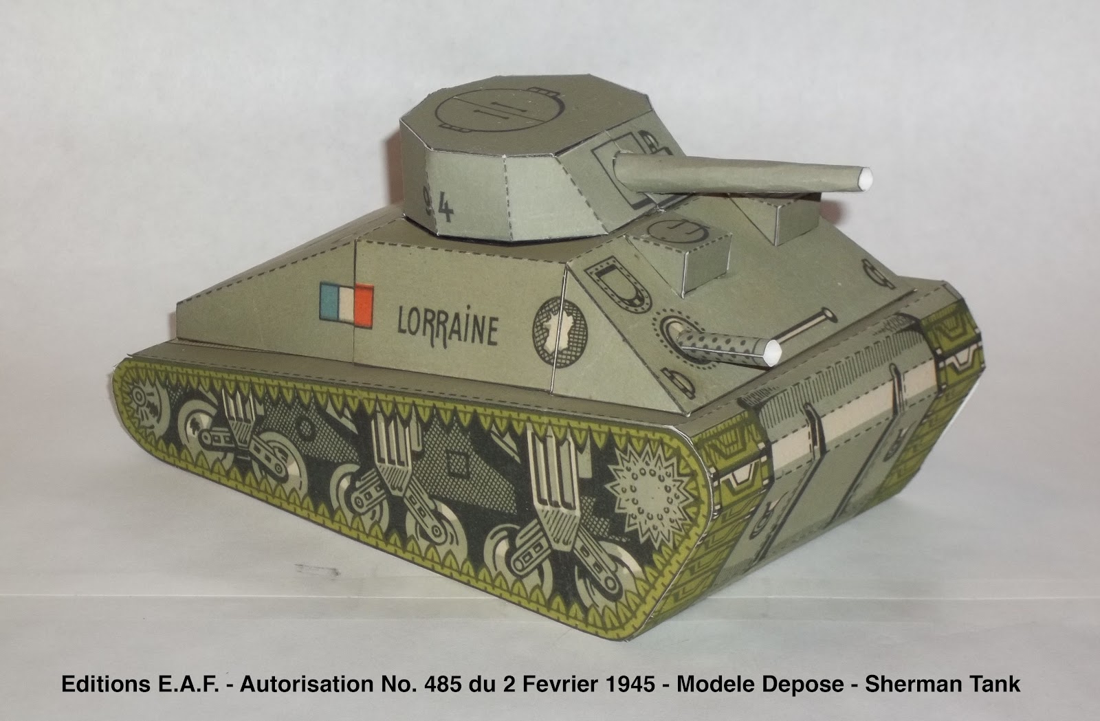 Chris Nielsen Updates: A SHERMAN TANK Papercraft from 1944
