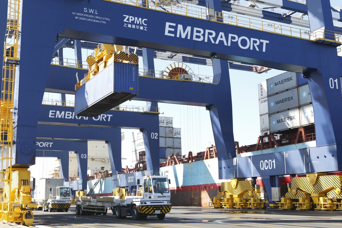 Navios de Santos & CIA: Odebrecht vai vende parte Embraport para DPW