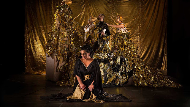 Major techniques to master the craft of professional acting