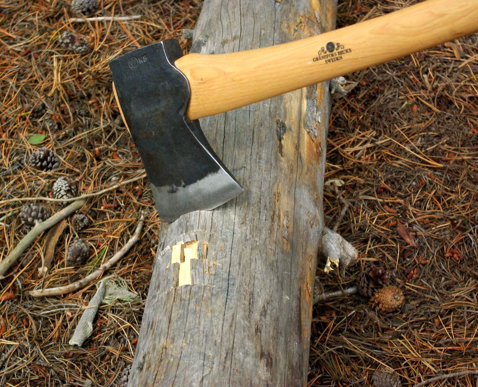 Rocky Mountain Bushcraft: Tips & Tricks: An easy way to warm your axe ...