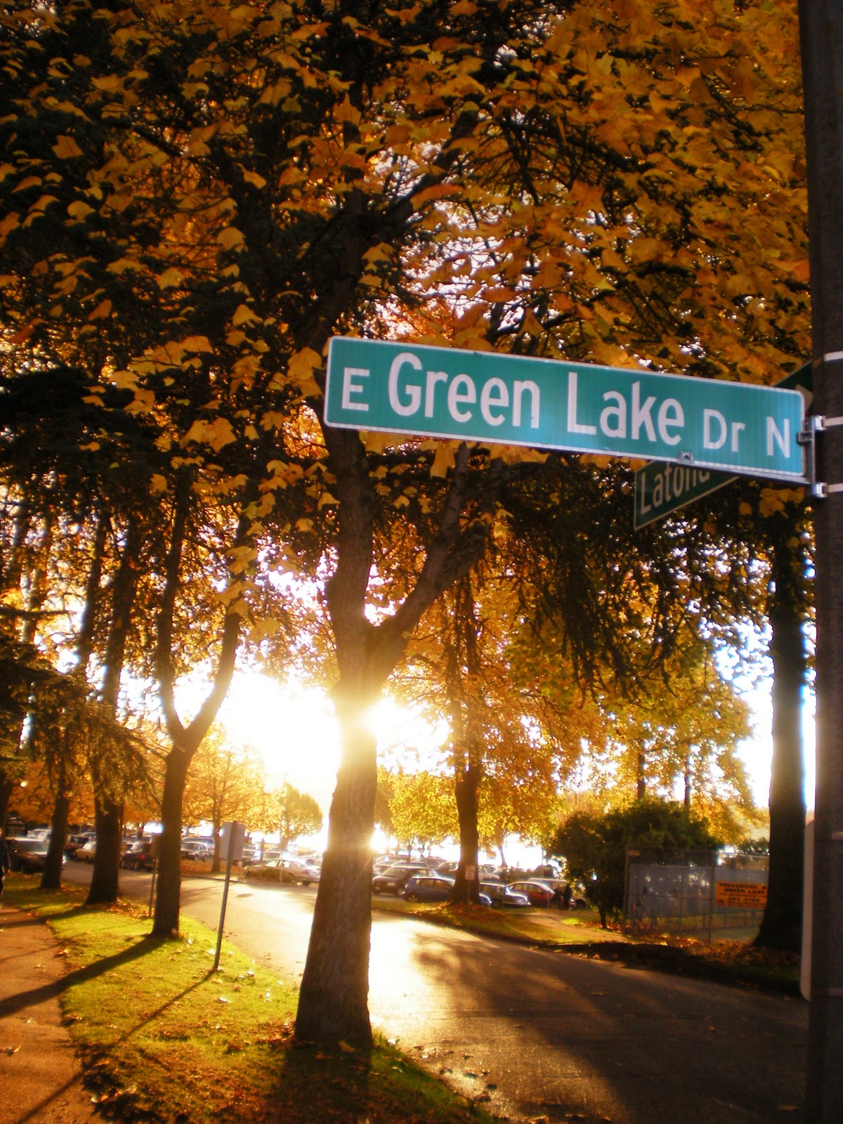 Adventures of a TwentySomething: Greenlake in the Fall.