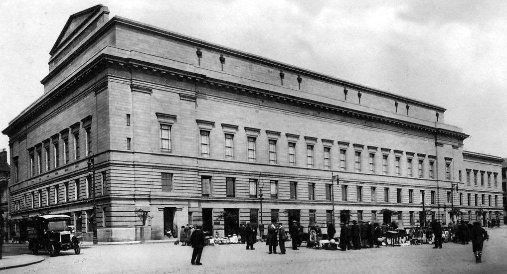Tour Scotland: Old Photographs Caird Hall Dundee Scotland
