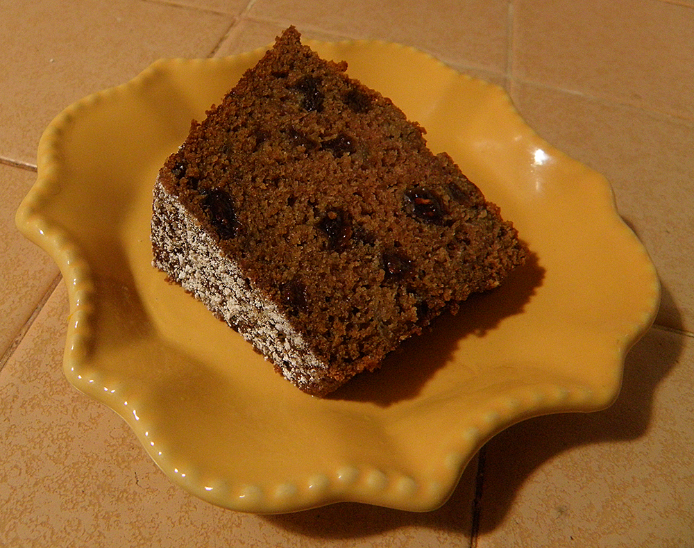 Seasonal Eating: Applesauce Cake
