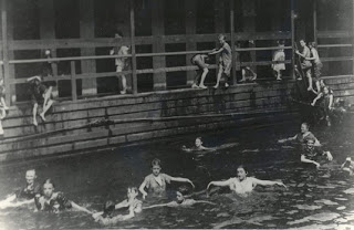THOUGHTS ON ARCHITECTURE AND URBANISM: Floating pools in the rivers ...